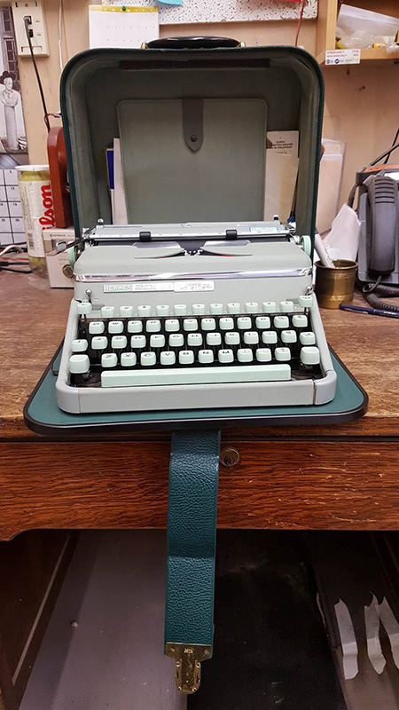 Aqua TypeWriter in green case - Props Inventory
